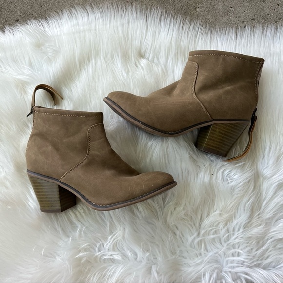 JustFab | Shoes | Just Fab Taupe Faux Suede Wide Ankle Heeled Booties ...